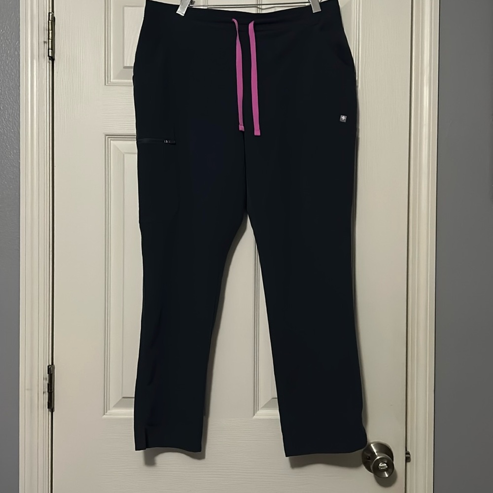 Figs Technical Collection Navy Blue Cargo Scrubs Size… - Gem